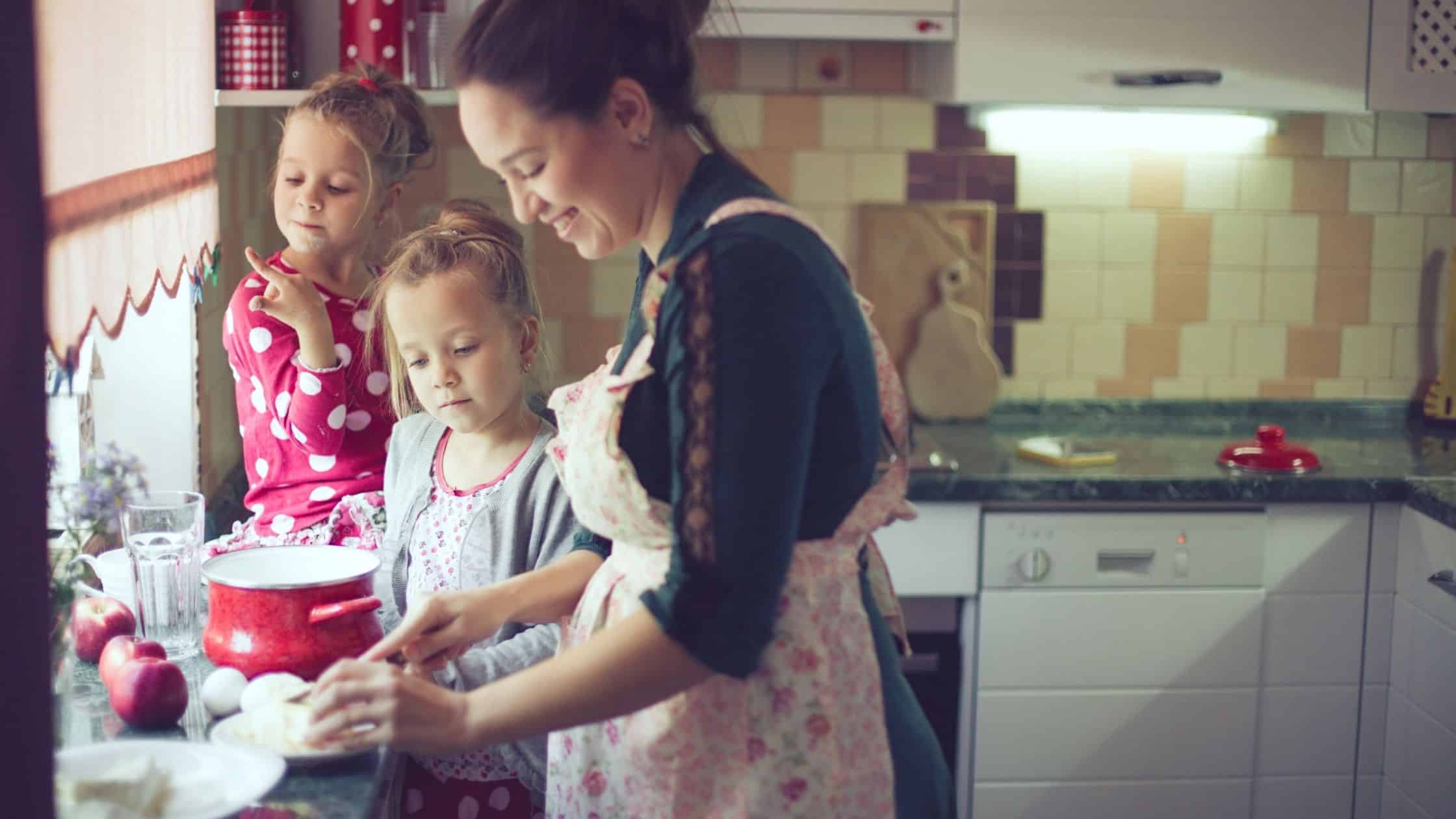9 Qualities of a Good Mother According to the Bible