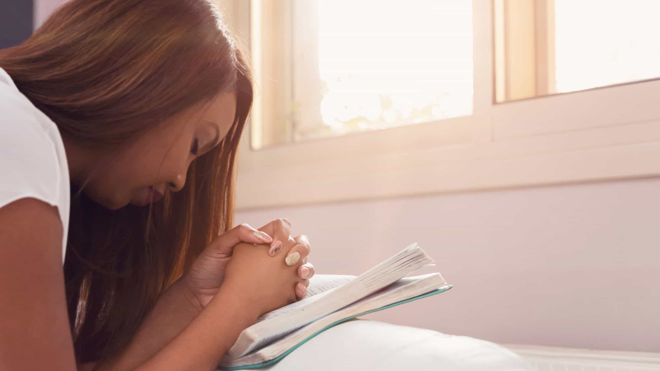 How to Use the Simple ACTS Prayer Model for Powerful Prayers